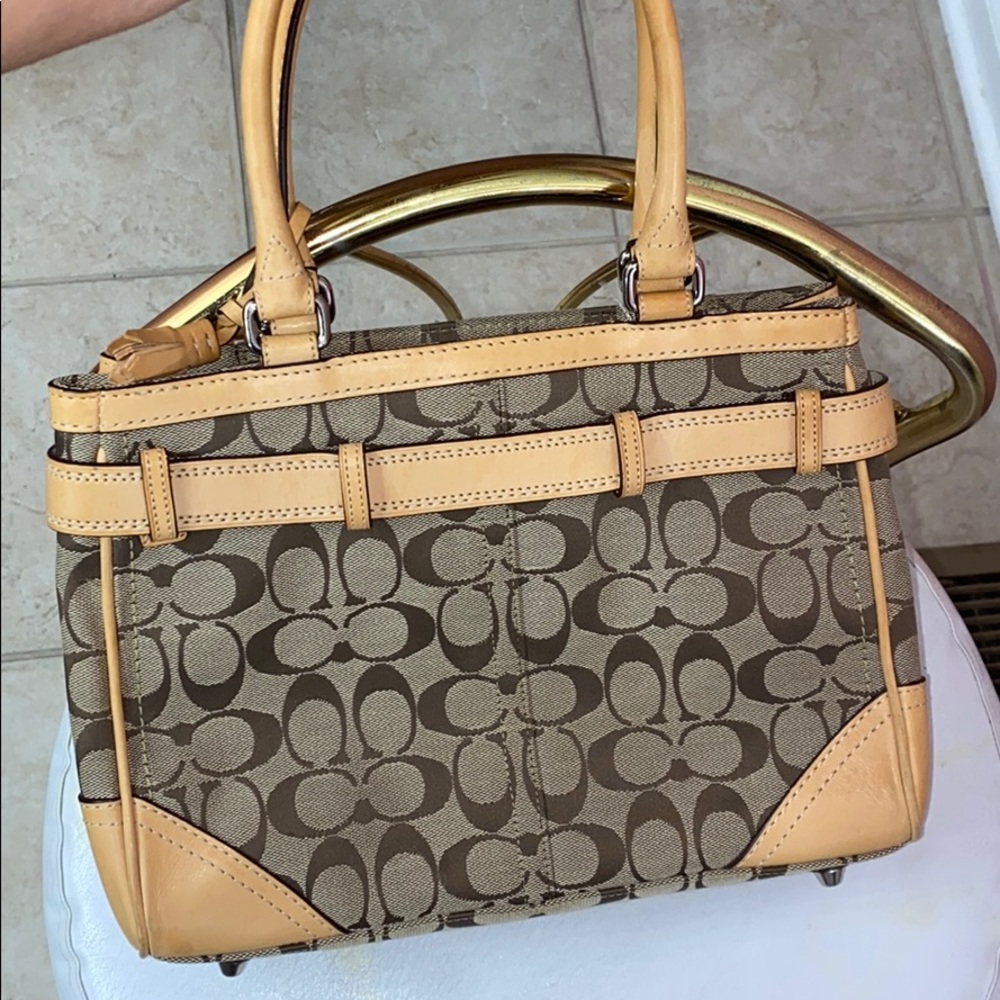 Coach Authentic Handbag With Peach Color Accents - Gem